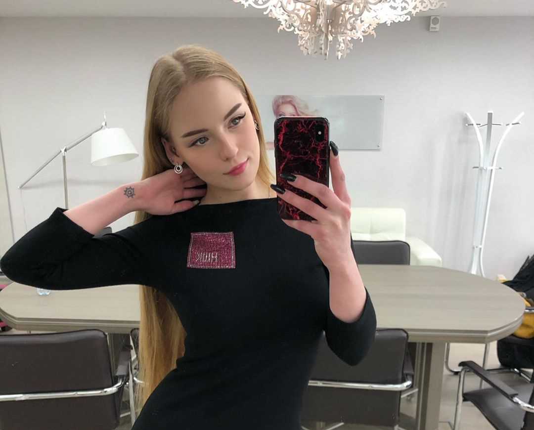 Oksana Neveselaya Instagram Live Stream 13 March 2020